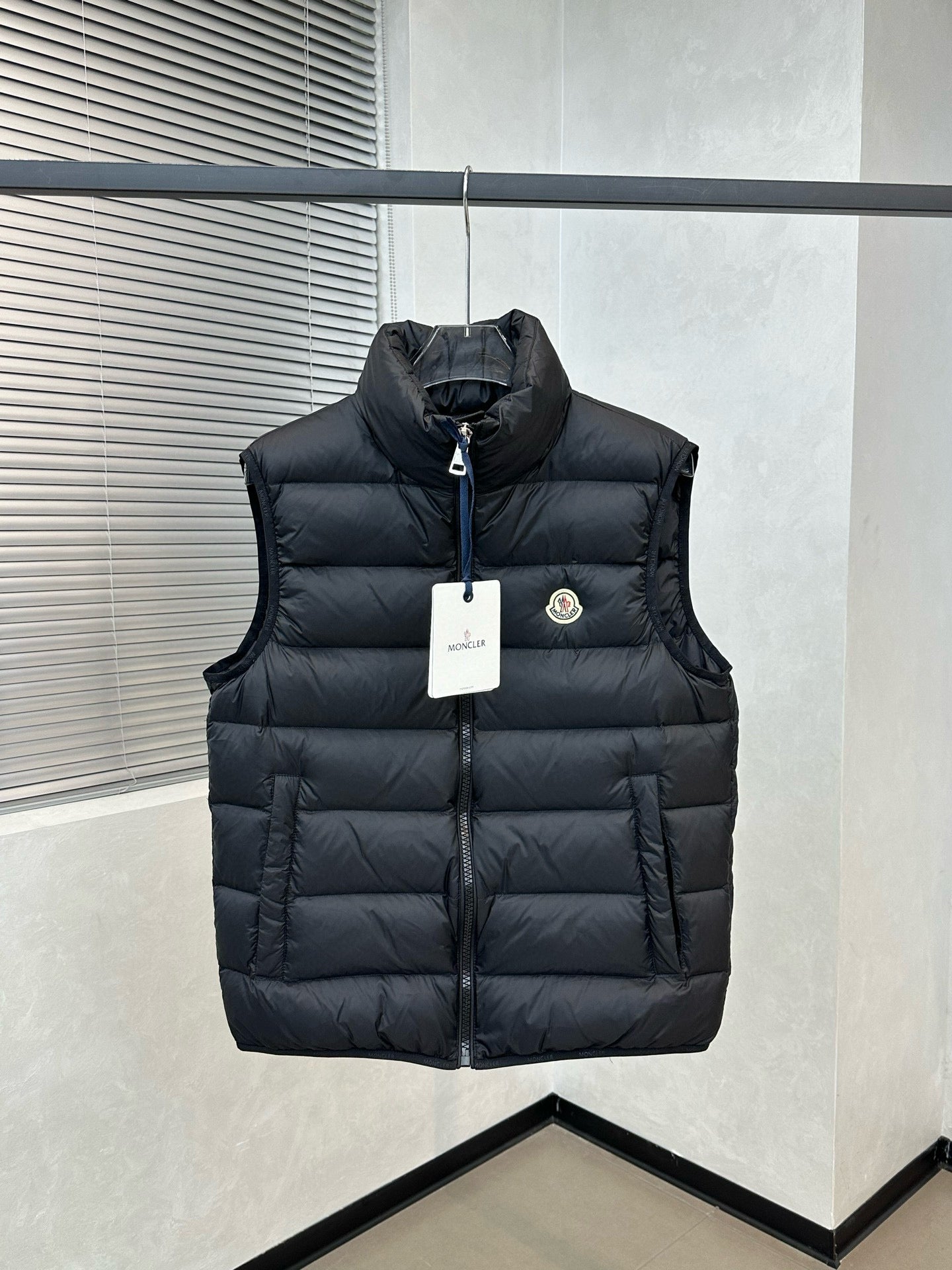 Moncler Contrin Black – PANDA SPORT